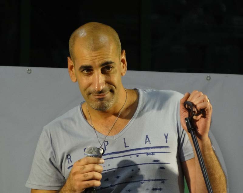 קובי מיימון במופע סטנד אפ | עמקניוז - חדשות העמק